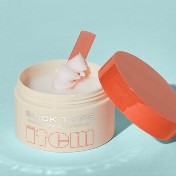 ITEM BEAUTY | Skincare | Item Beauty By Addison Rae Slick Type ...